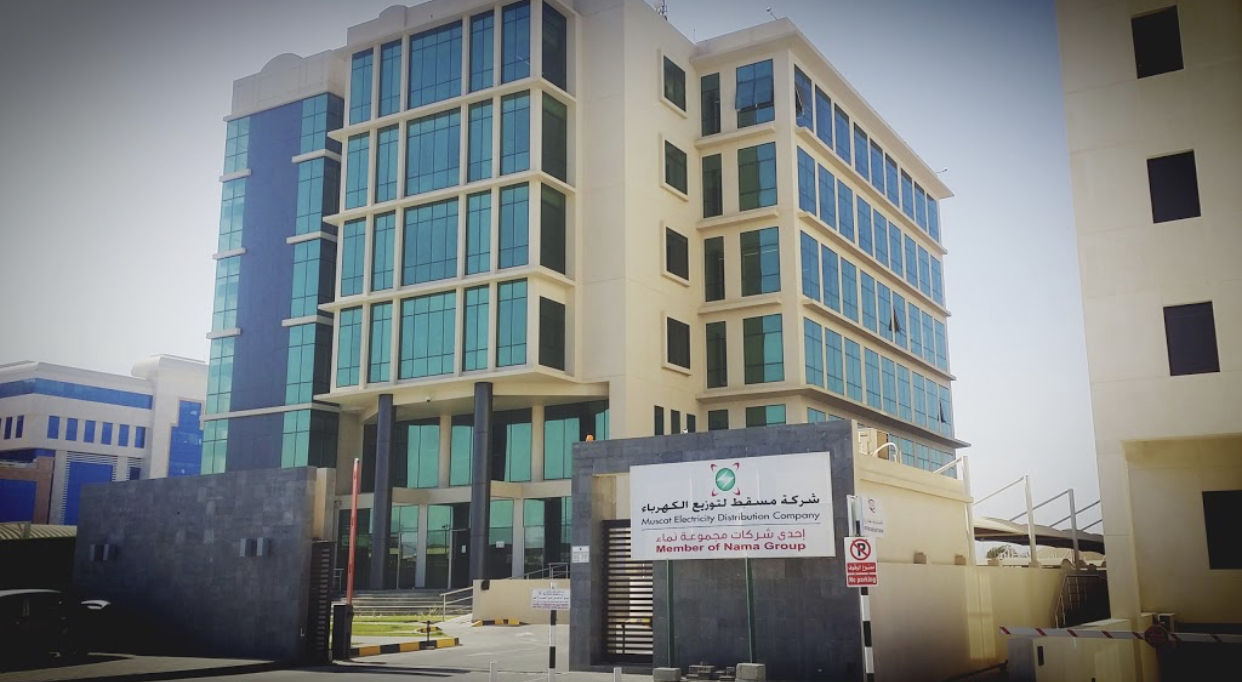 كوادر عمانية وتكنولوجيا حديثة “عاملان” لنجاح مركز التواصل بـ “مسقط ...