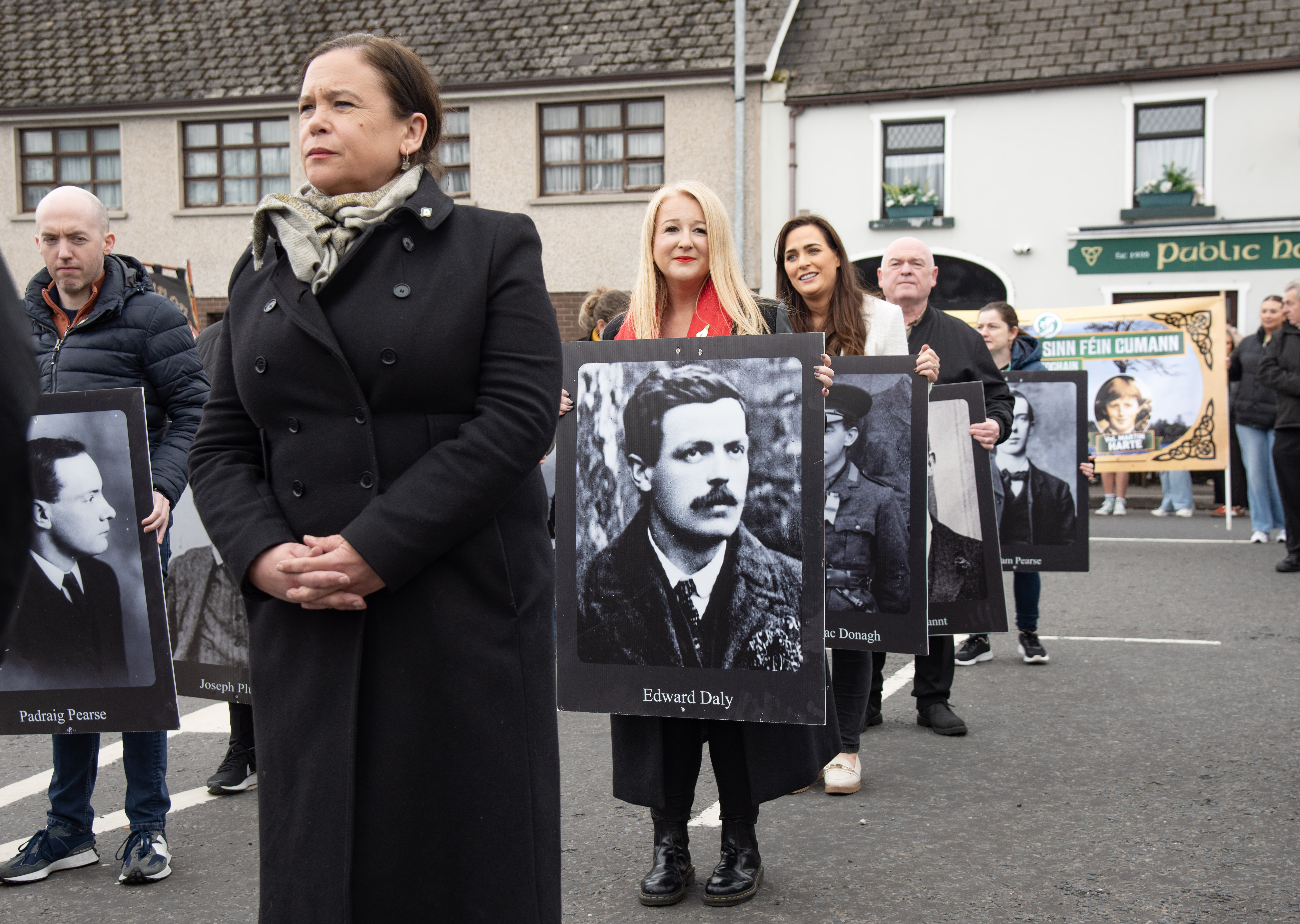 Obair Ealaíne Teach Na Seachtaine Balúin Smaointe Fánacha Aonghusa: