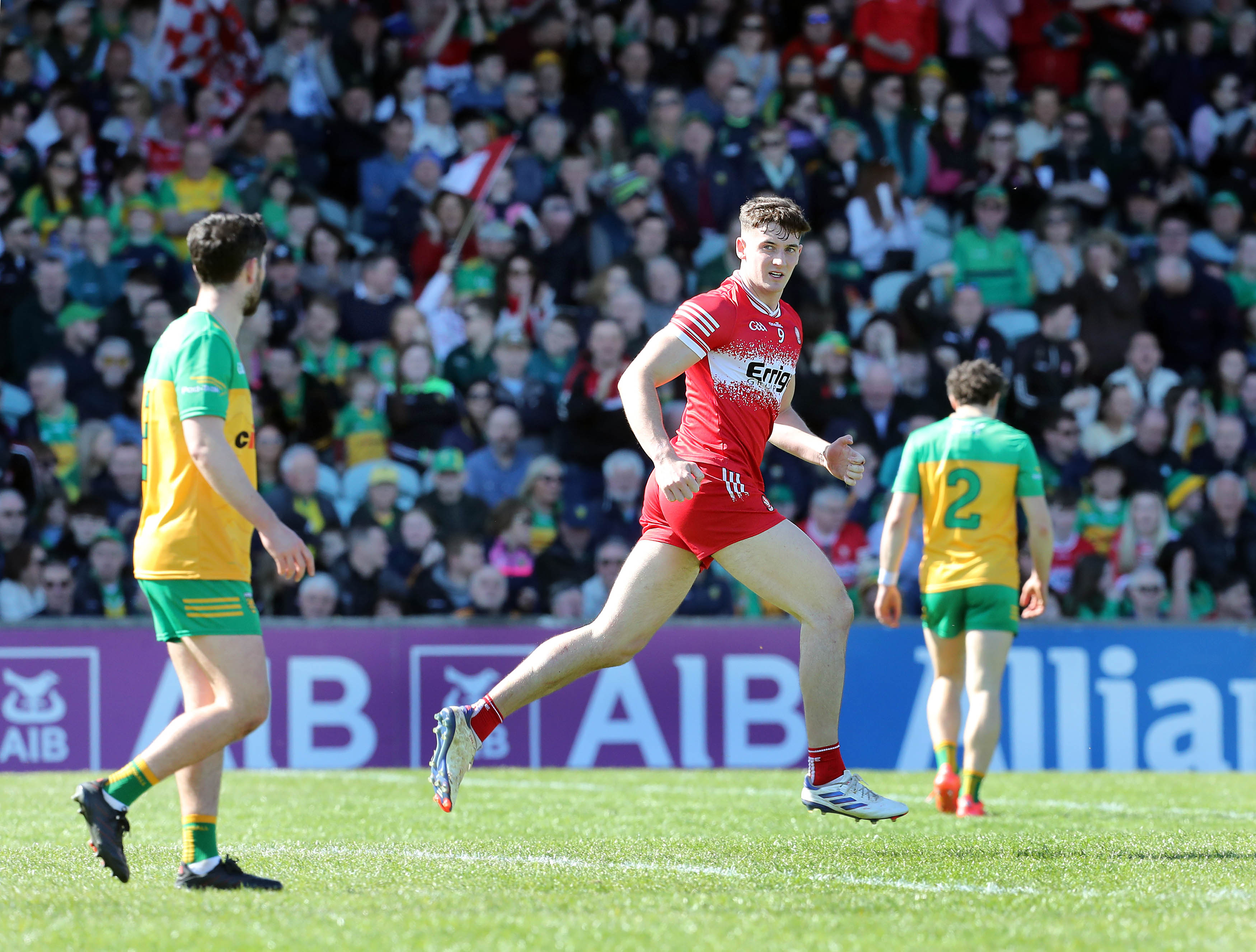 Raca Connadh Tine Clúdaithe Nell Ní Chróinín Bruach Na Carraige