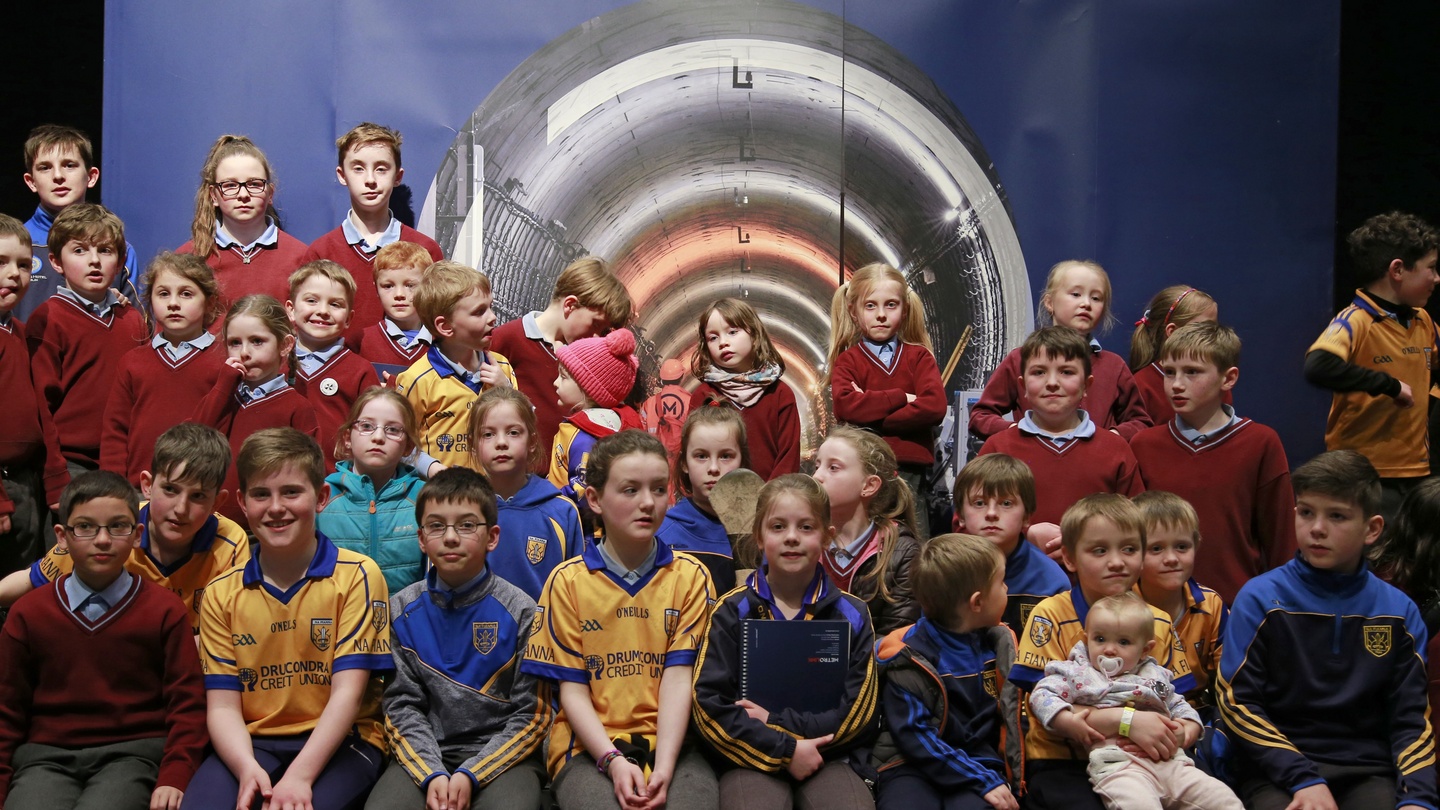 Dearadh Teorainneacha Don Scoil