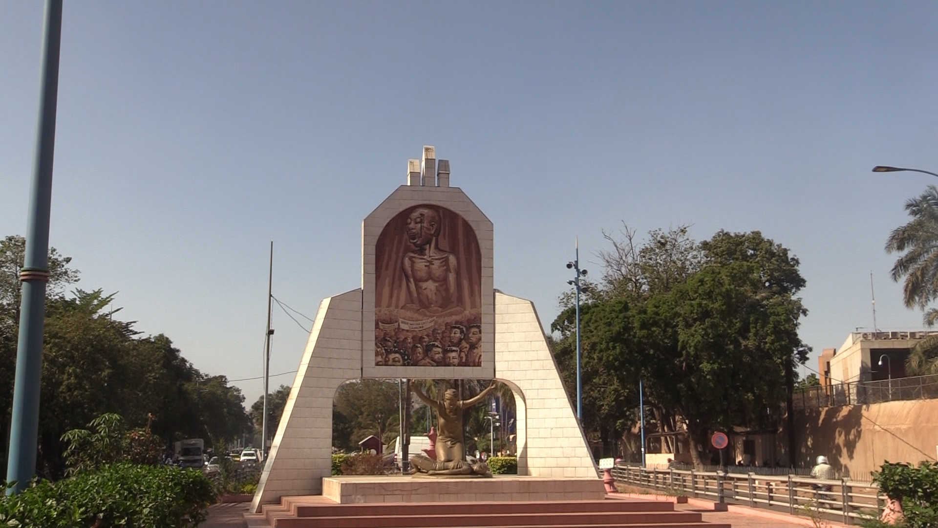 Bamako: ces monuments qui embellissent, séduisent et enseignent les ...