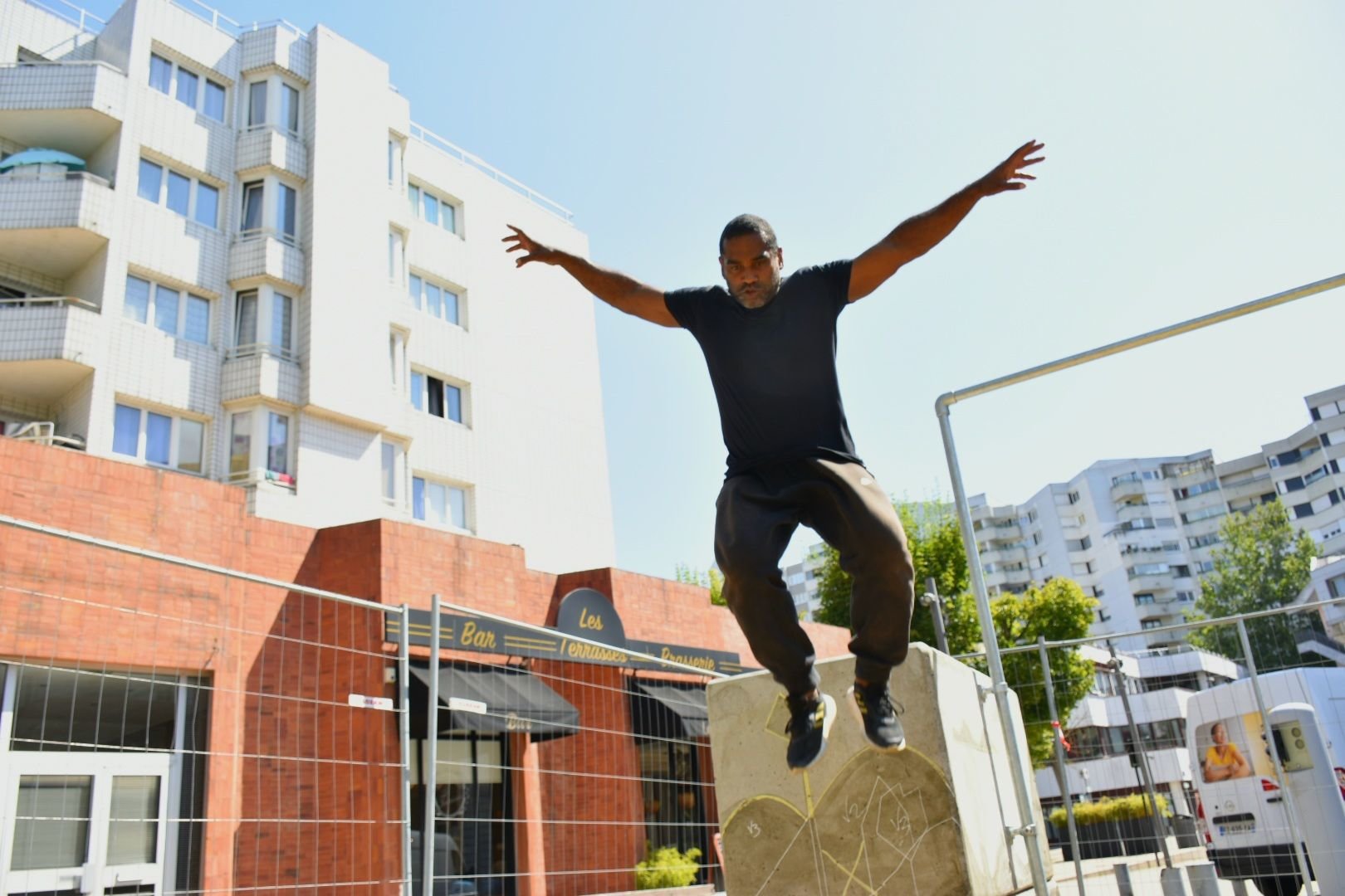 Gif De Sauter D'un Immeuble