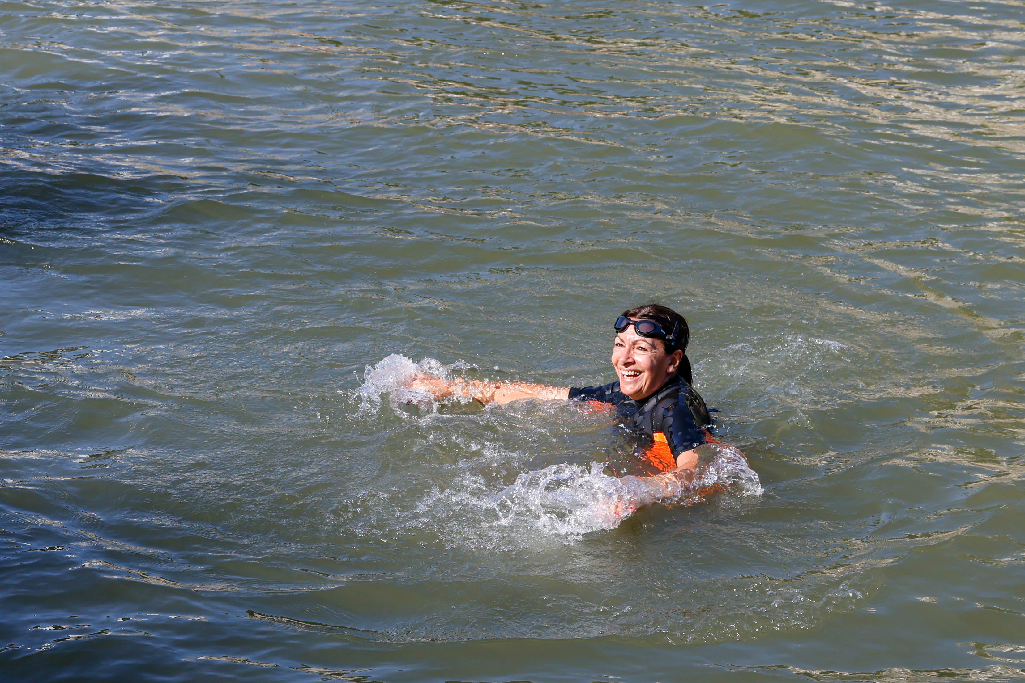 Paris : face à un «faux locataire», Pascal, Jeannine et Monique sont ...