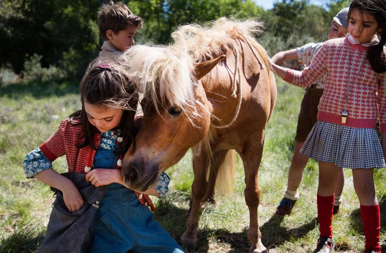 «Poly» : une très jolie adaptation du feuilleton culte des années 1960 ...