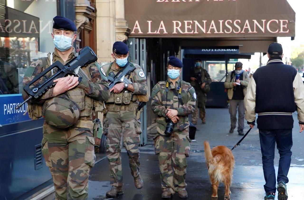 Paris : en patrouille avec les soldats de l’opération Sentinelle - Le ...