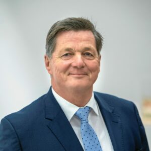 Robert Paver's Instagram, Twitter & Facebook on IDCrawl