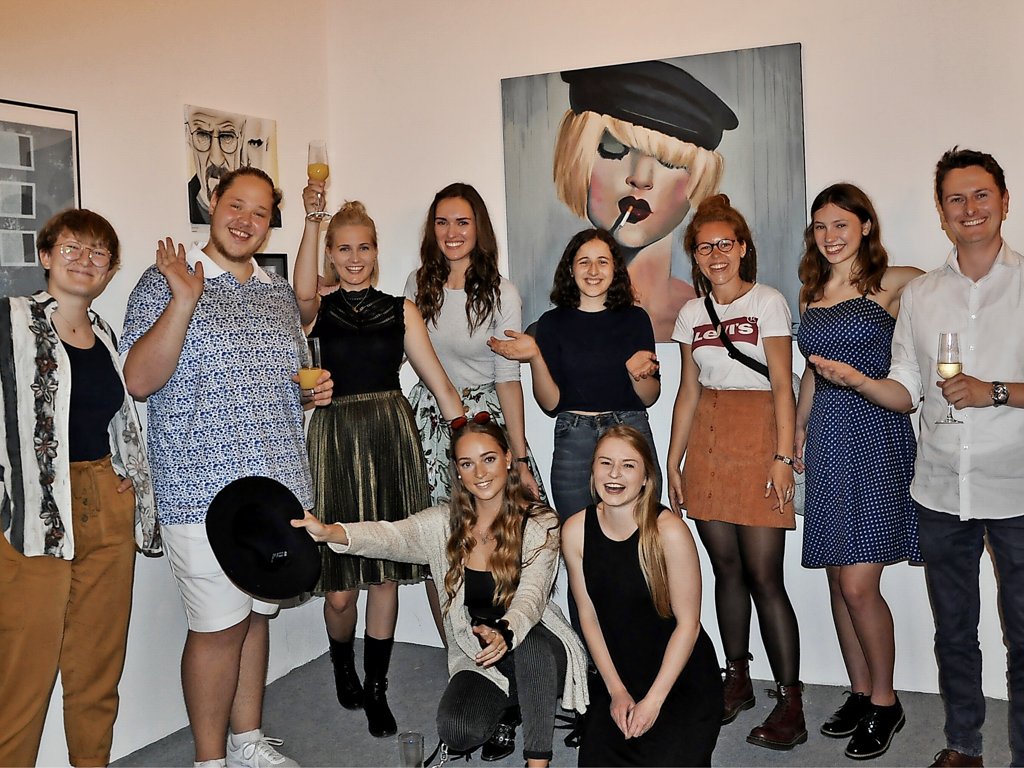 Laura Heidorn's Instagram, Twitter & Facebook on IDCrawl