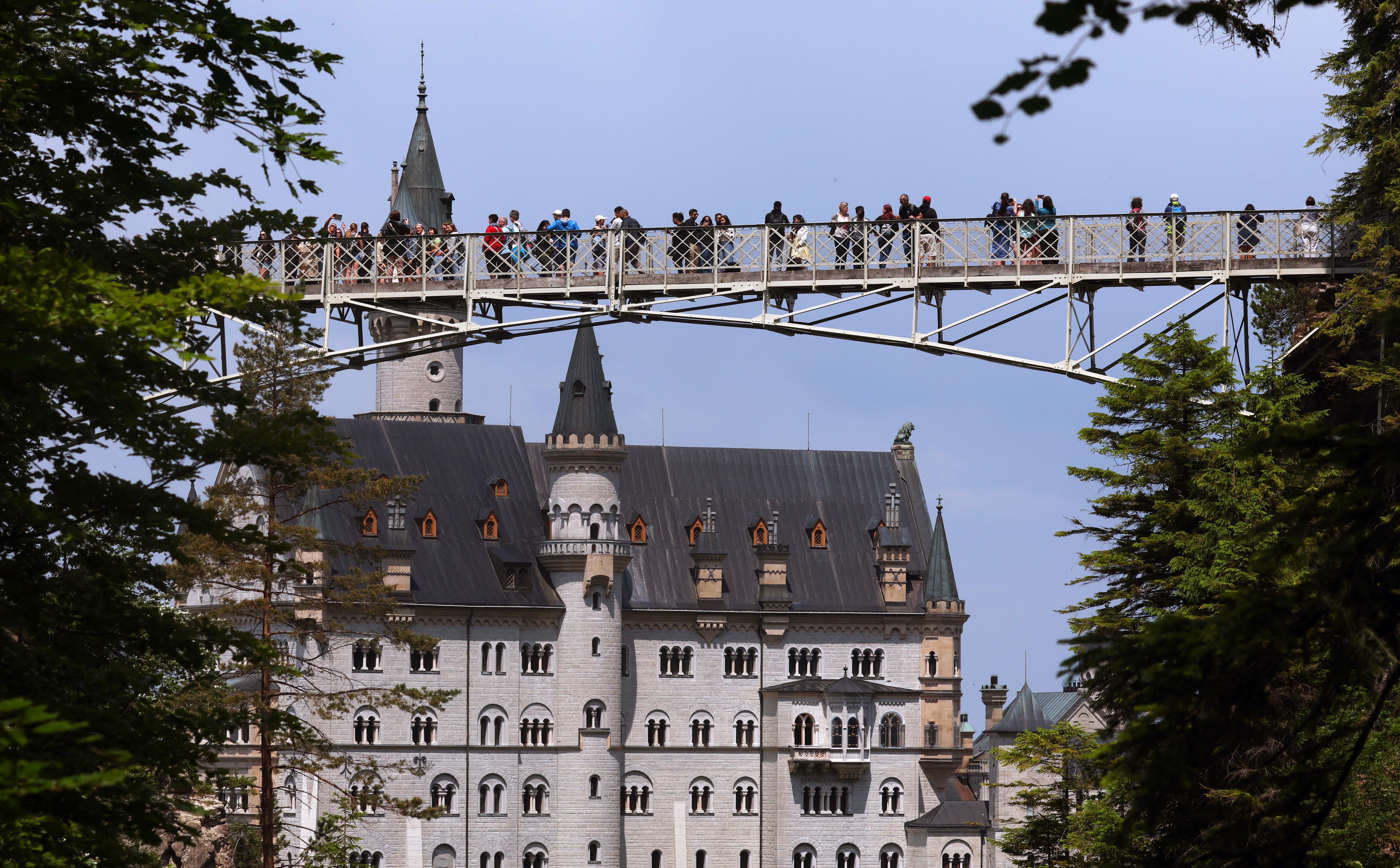 Schloss Neuschwanstein In Bayern Das Weltberühmte Schloss