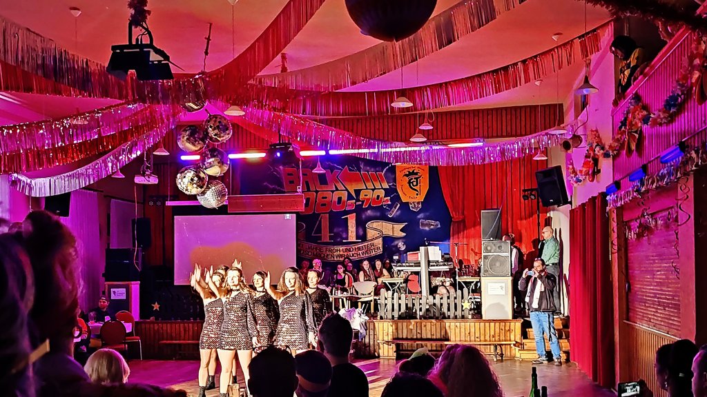 Kitschiger Touristentag In Der Schule Bochum: Ist Ein Kinderklauer