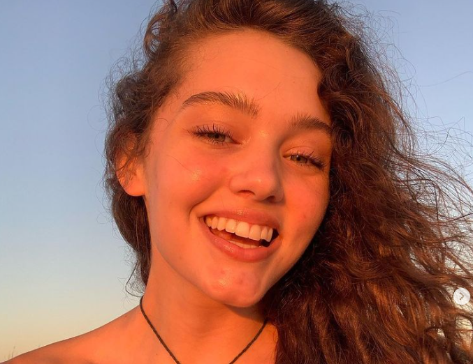 Clare Bridges's Instagram, Twitter & Facebook on IDCrawl