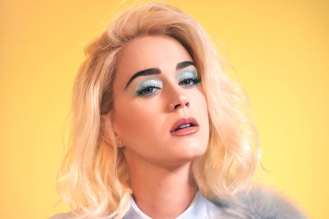 Katy Perry Con Cabello Amarillo