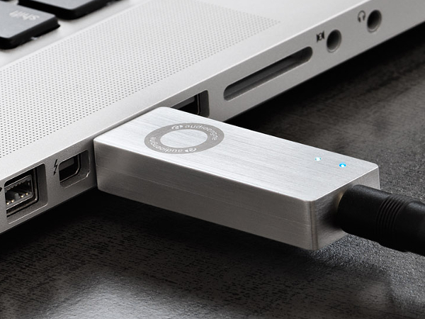 Audioengine DAC D3 : aluminium box and silver sound ! - Magazine Qobuz