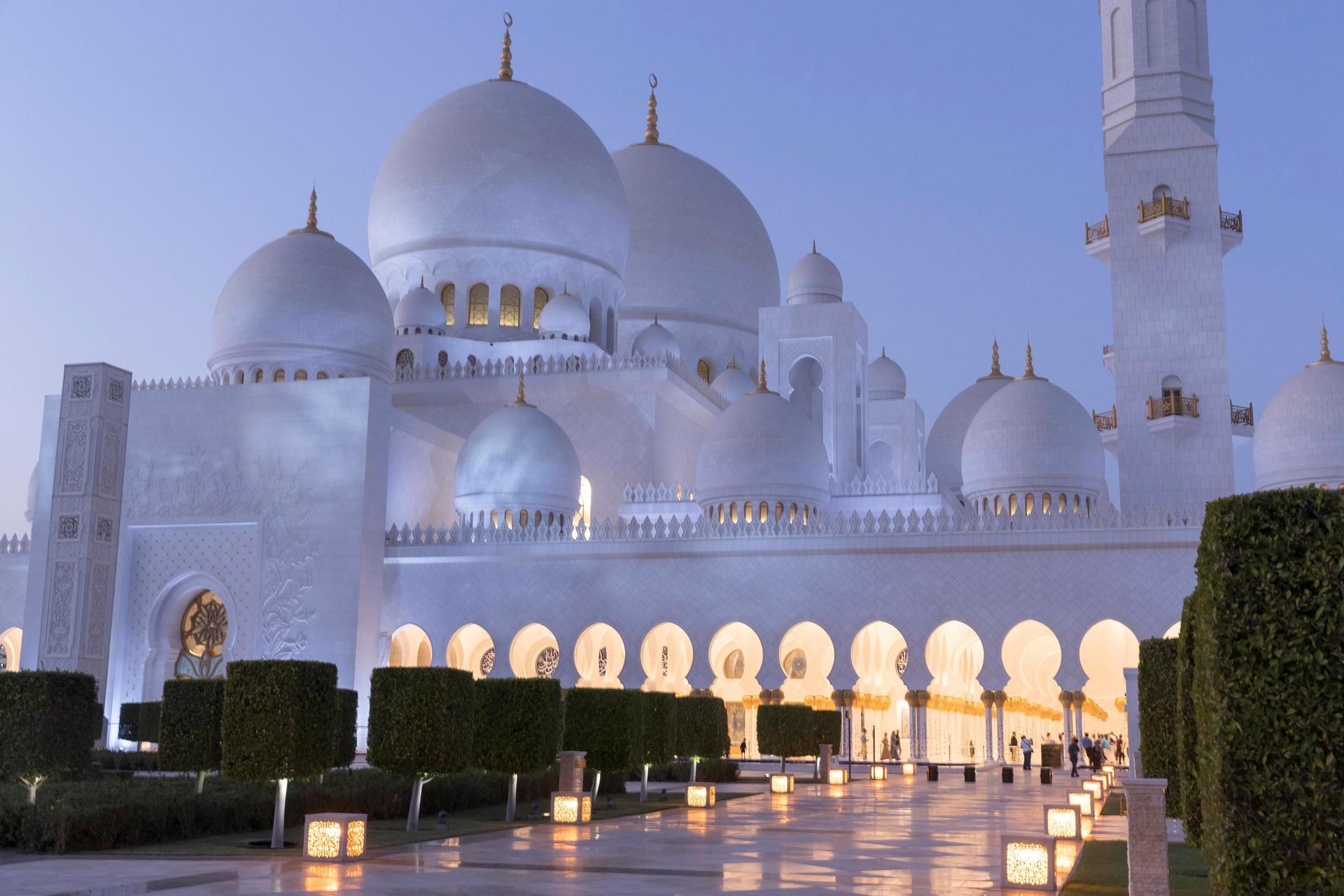 Sheikh Zayed Mosque Rihanna