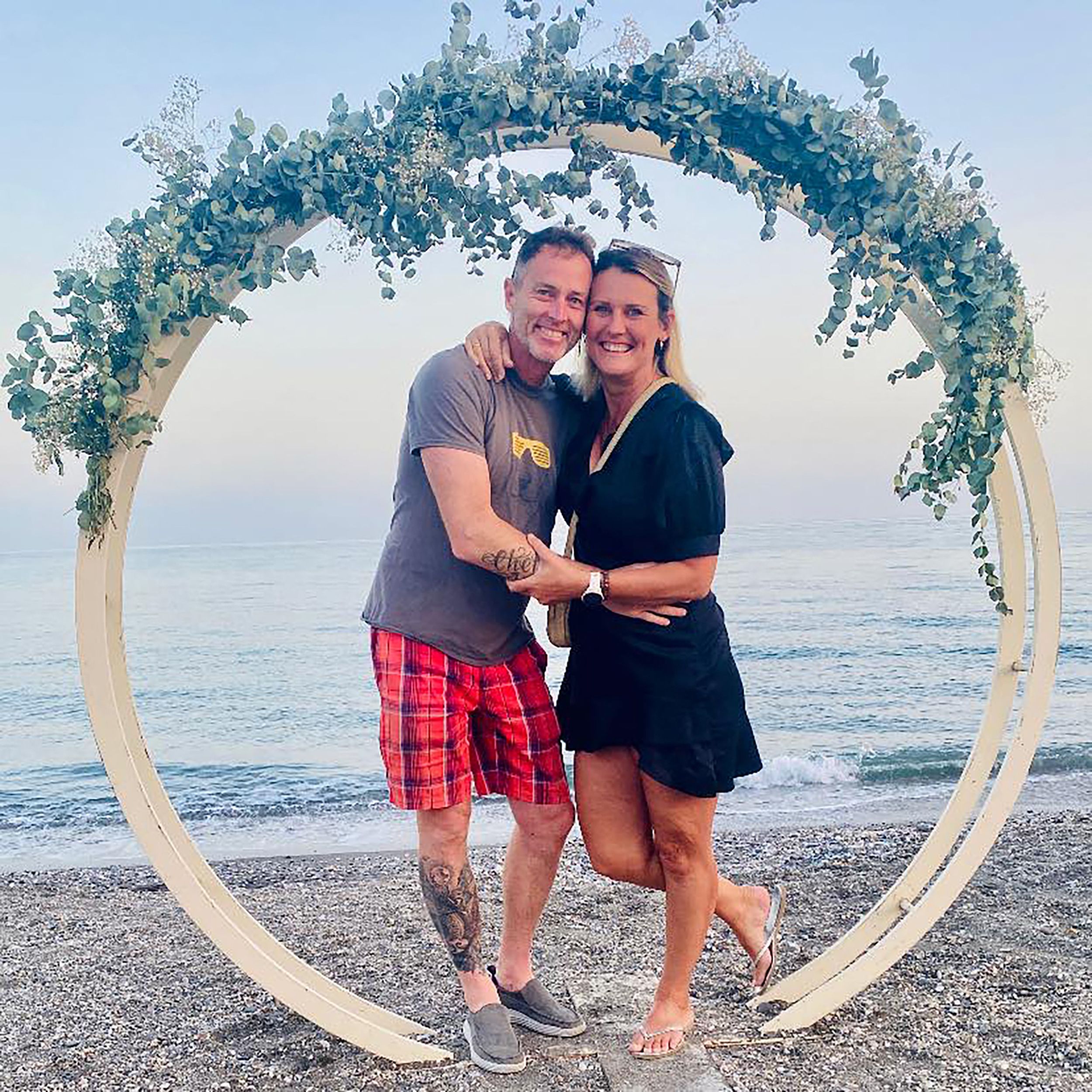 Alyssa raymond jensen lewis wedding | Beachweddingtips.com