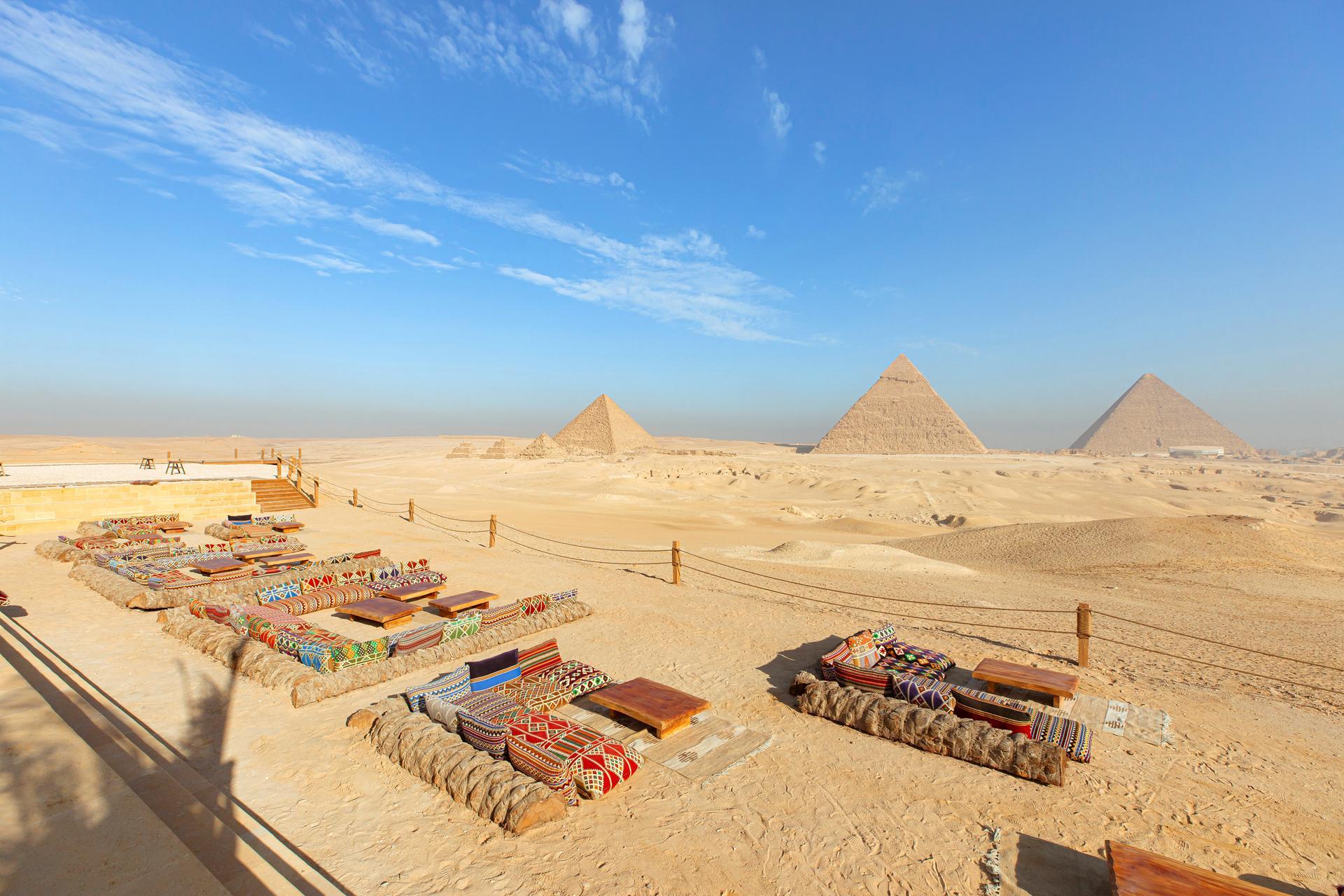 9 Pyramids Lounge: a visit to the first restaurant on🥈 Desperte sua ...