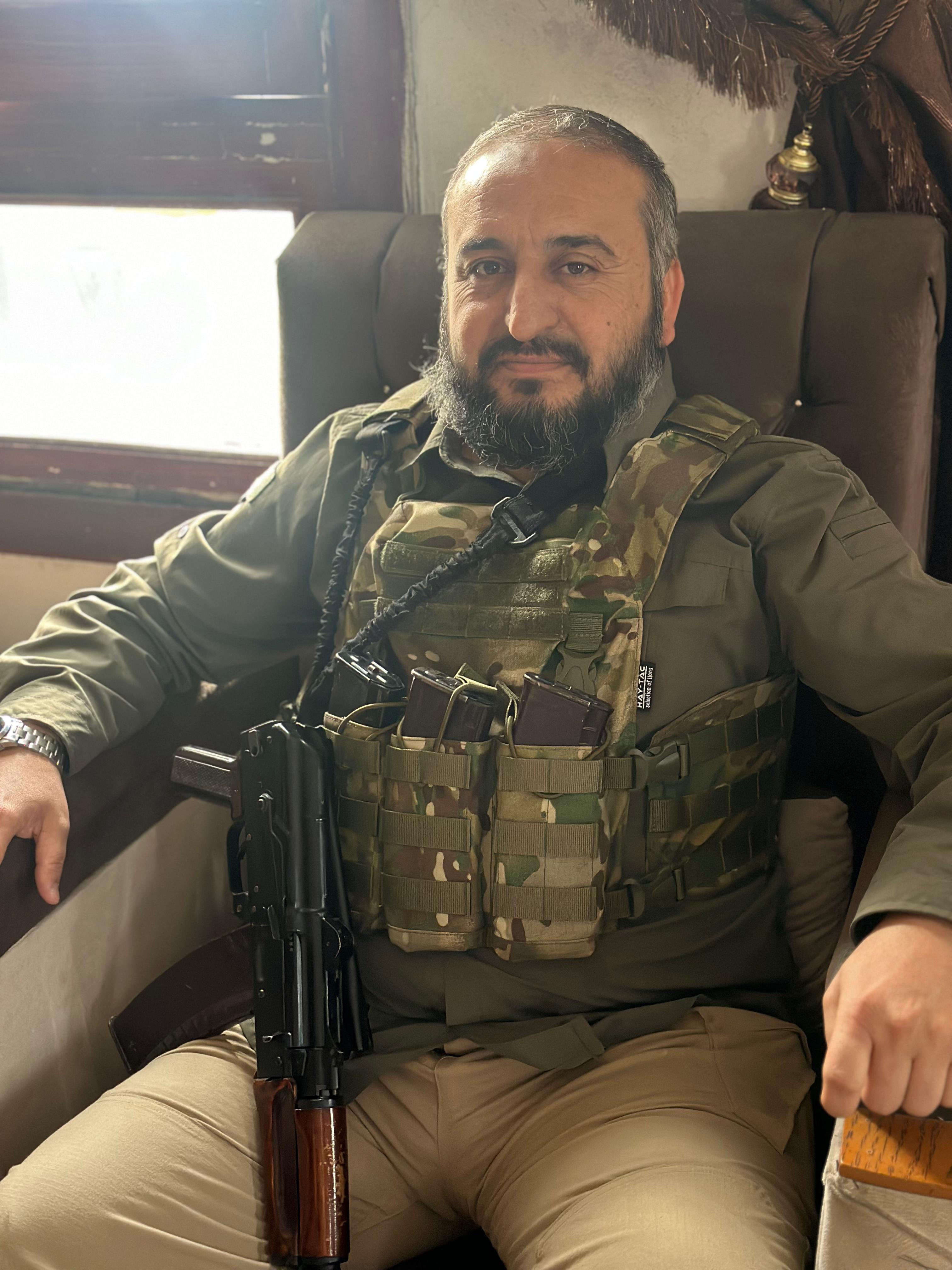 Armúr Leathair Na Halban Tahrir Al Sham Sends Messages Through