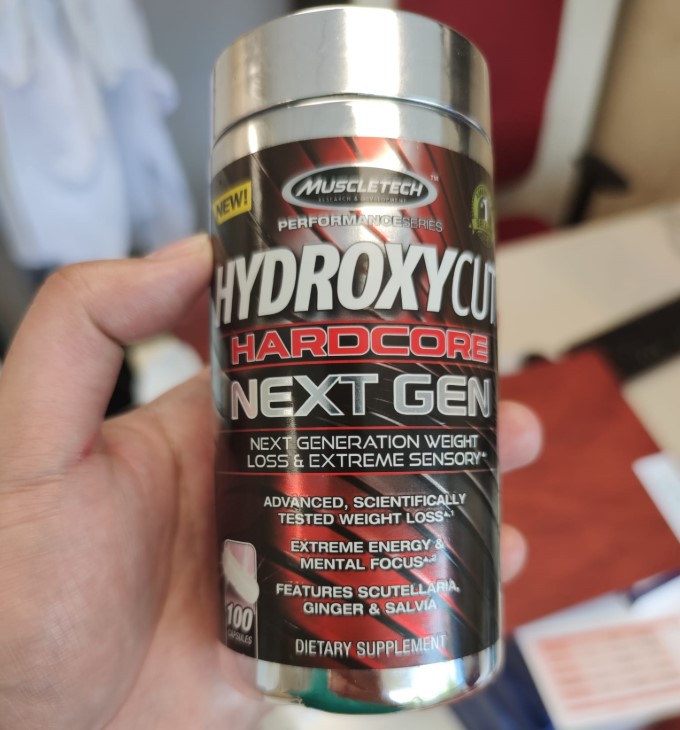 Hydroxycut 광고 전과 후
